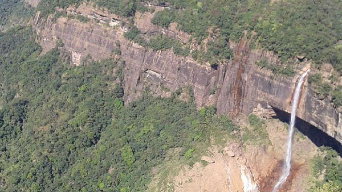 Mawjymbuin Cave in Meghalaya – A perfect destination for History lovers ...