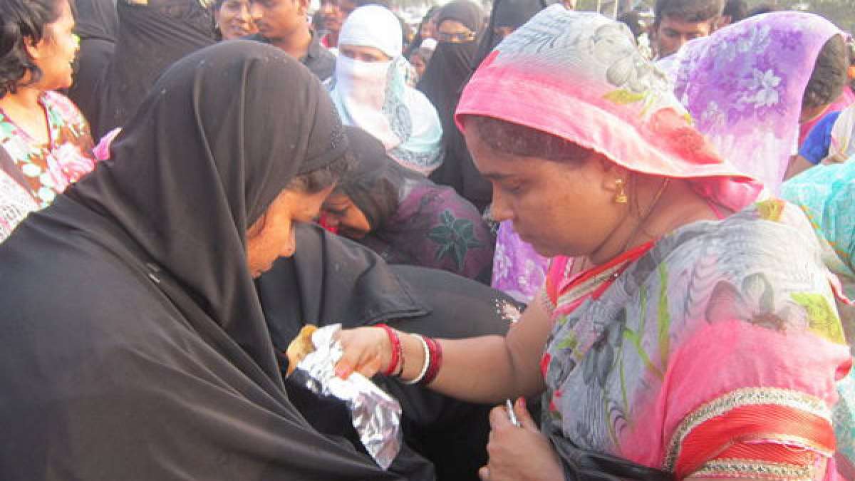 What is this Roti Festival at Bara Shaheed Dargah? - Nativeplanet