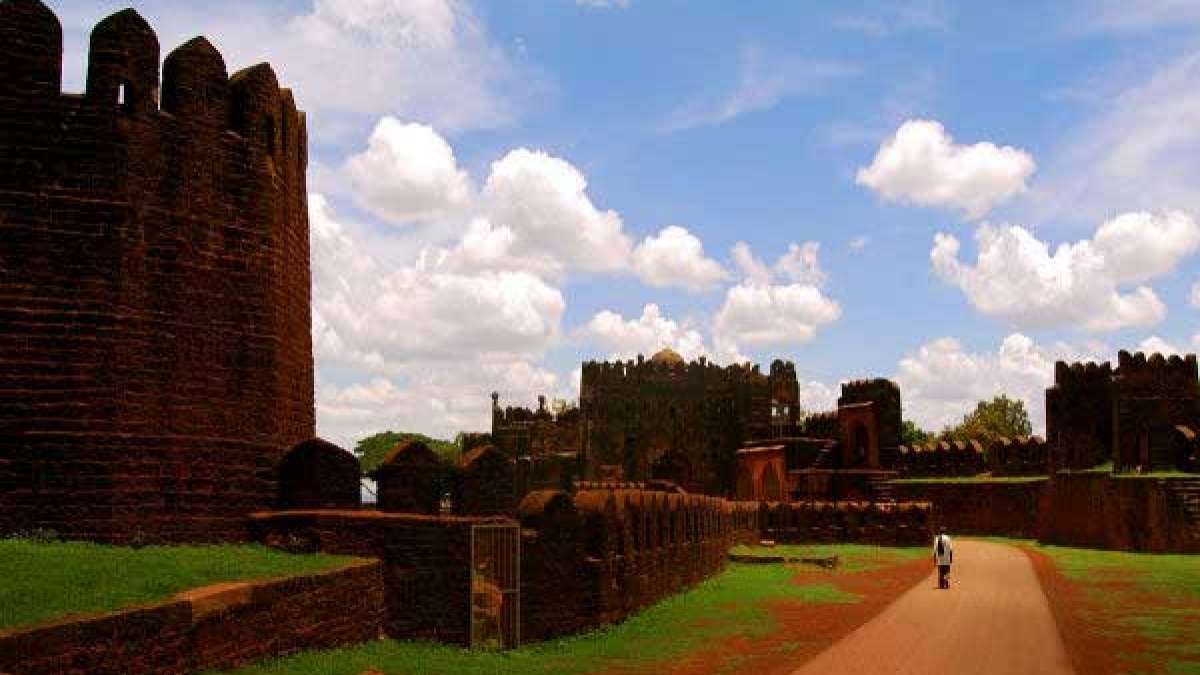 Have You Visited These Famous And Stunning Forts Of Karnataka Yet ...