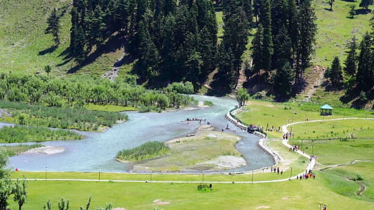 Betaab Valley In Pahalgam | Places To Visit In Jammu And Kashmir ...