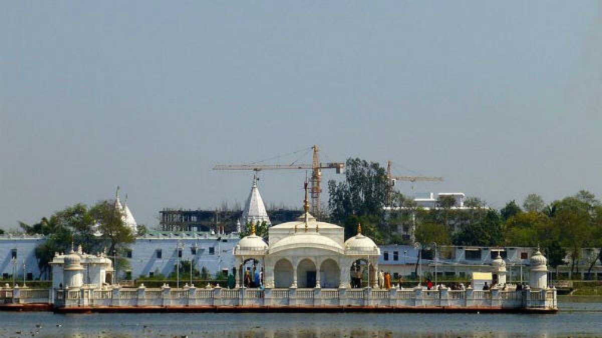 Pawapuri In Bihar | Places To Visit In Bihar | Jain Pilgrimage Centres ...