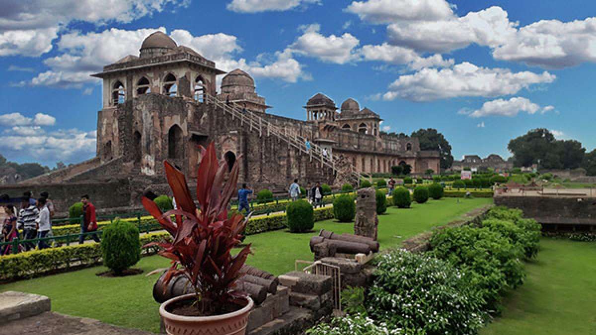 Haathi Mahal Mandu History, Timings and How To Reach - Nativeplanet