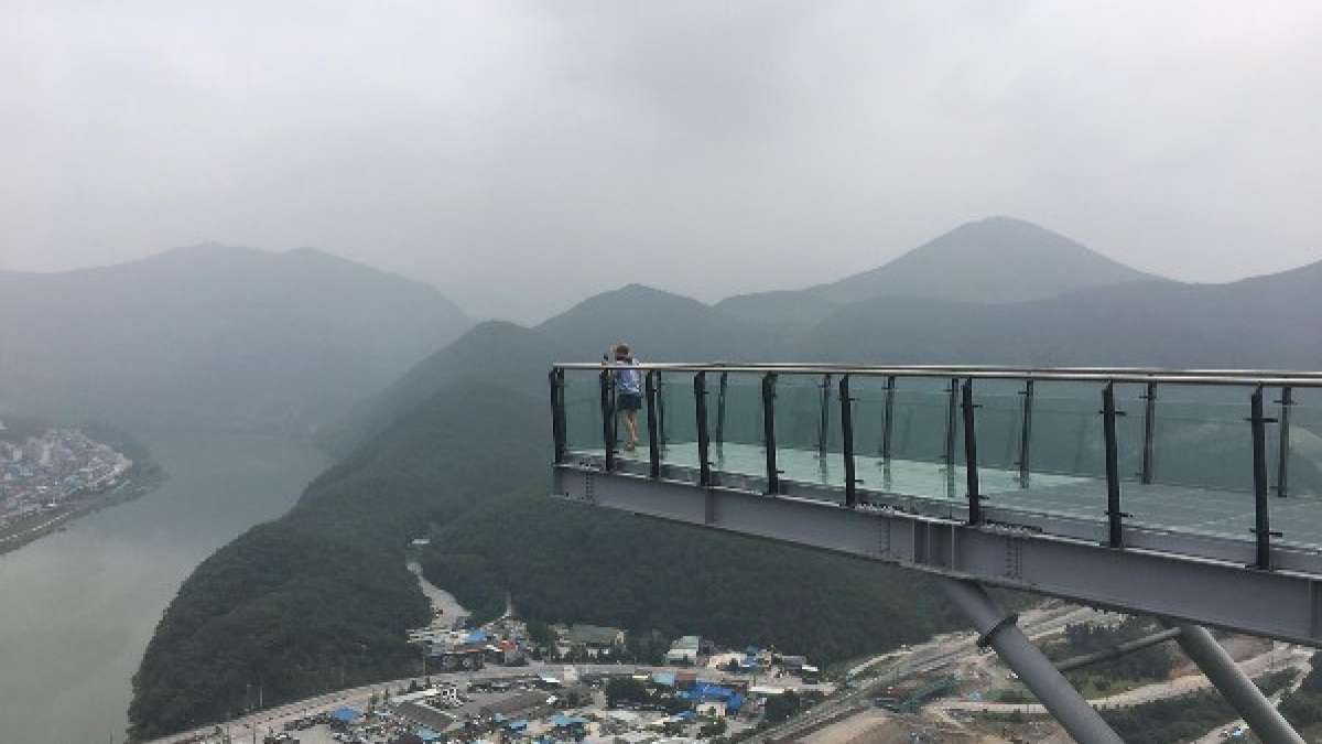 900 Kandi Glass Bridge Wayanad Timings, Entry Fee, Distance and How to ...