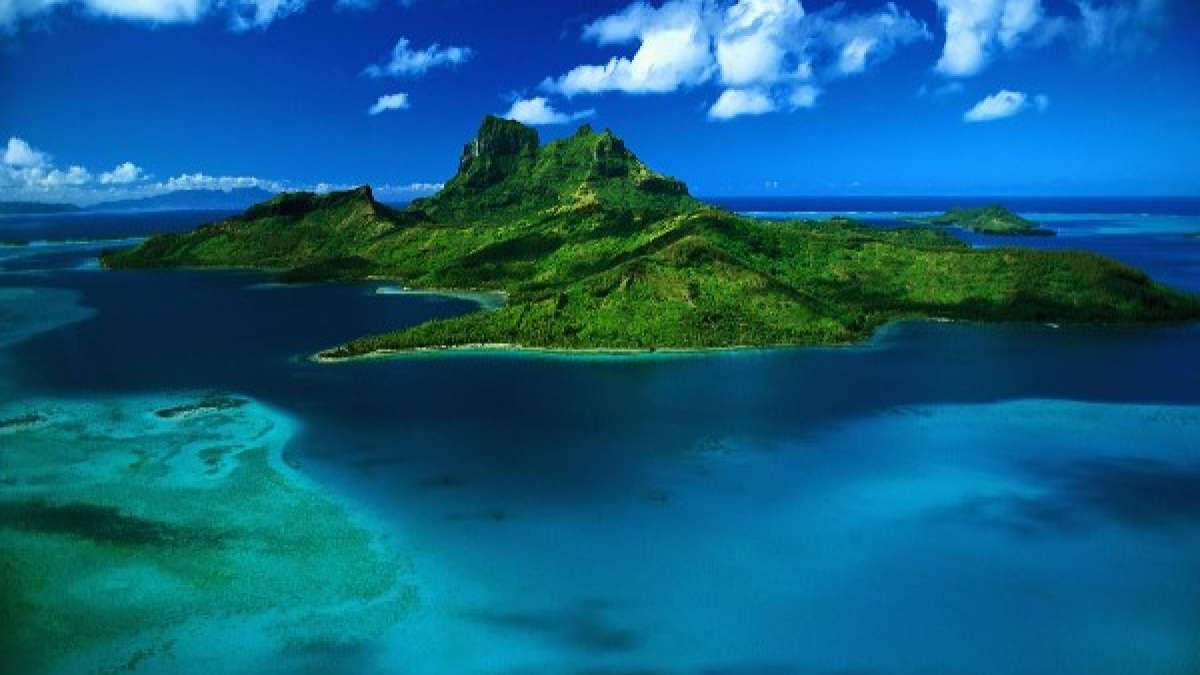 Bora-Bora Location Facts History Pacific Ocean French Polynesia ...