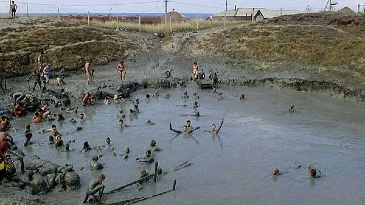 The Mud Volcano Capital of the World : Azerbaijani Mud Volcanoes ...