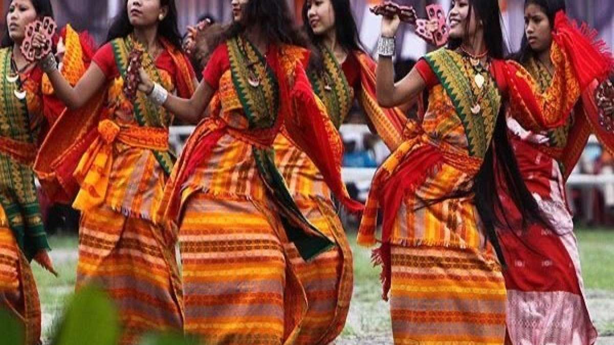 With Bagurumba Dance Having 20,000 Artists Assam Plans For A New World ...