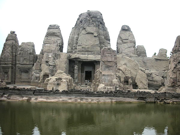 The Mysterious Himalayan Pyramids - Nativeplanet