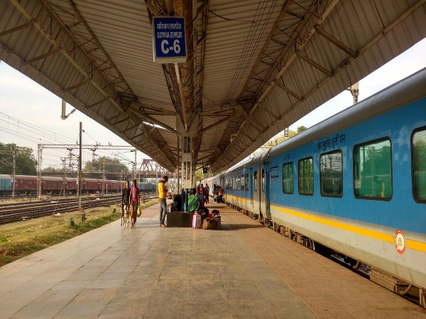 10 New Local AC Trains Started in Mumbai from 19 August, Know list ...