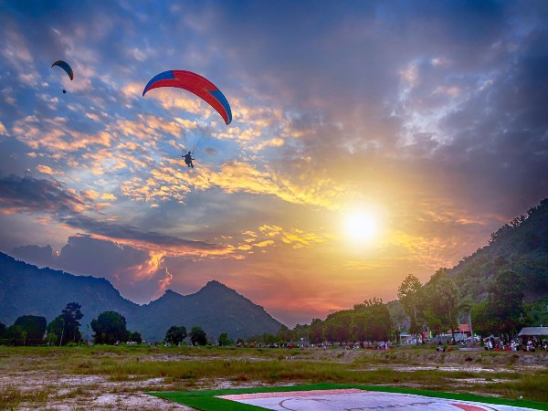 List of Most Epic Paragliding Places In The World - Nativeplanet