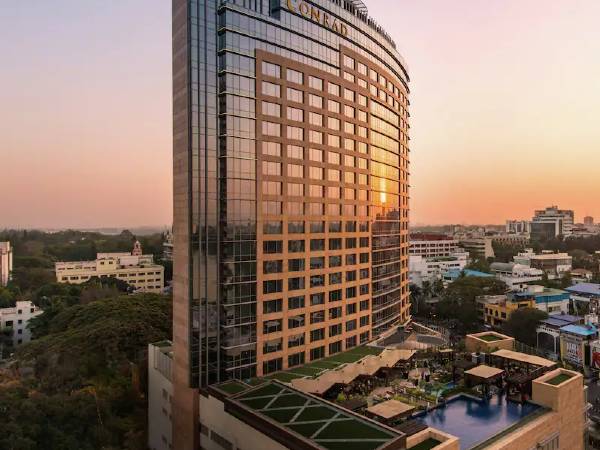 Top 9 Breathtaking Infinity Pools in Bangalore, Five Star Hotels ...