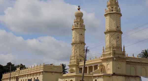 10 Beautiful Mosques in Bangalore, Bijapur, Dharwad, and whole ...