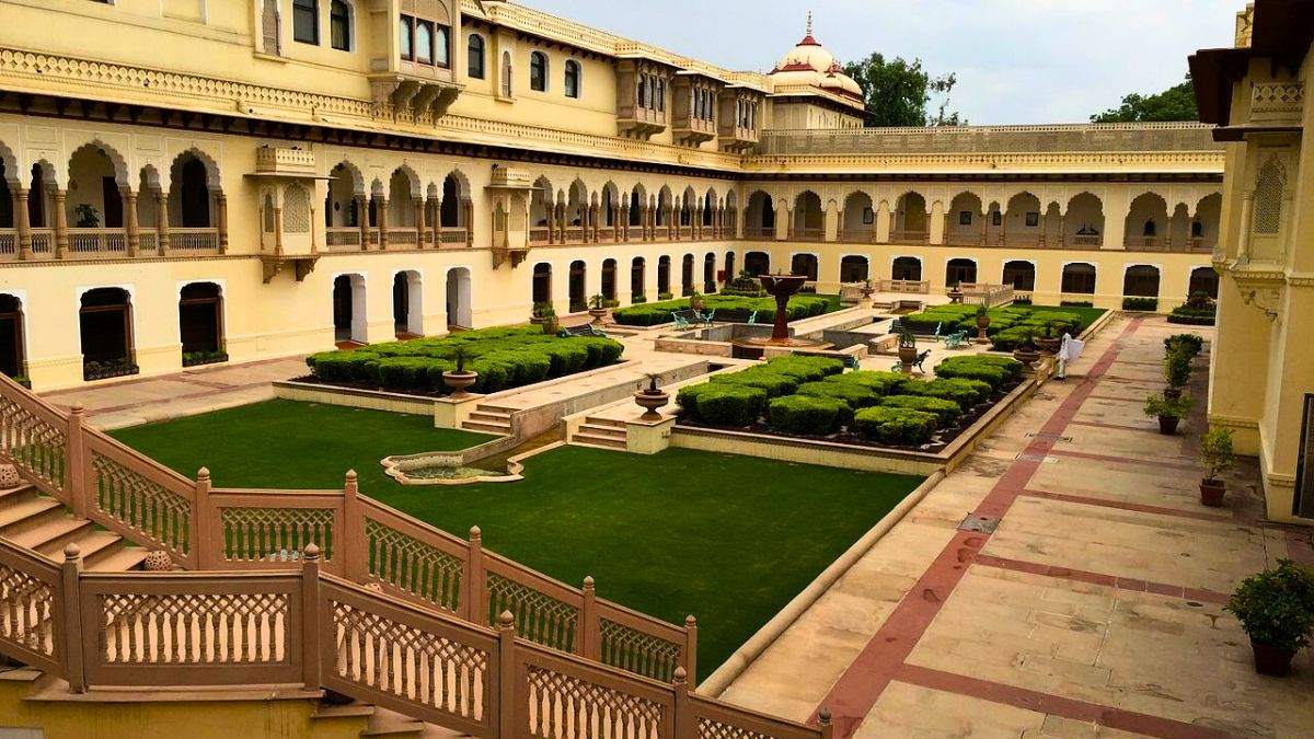 How Jaipur's Rambagh Palace Became The number-One Hotel In The World ...