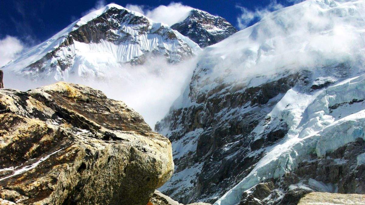 The Alarming Role of Climate Change in Mount Everest Tragedies - Nativeplanet