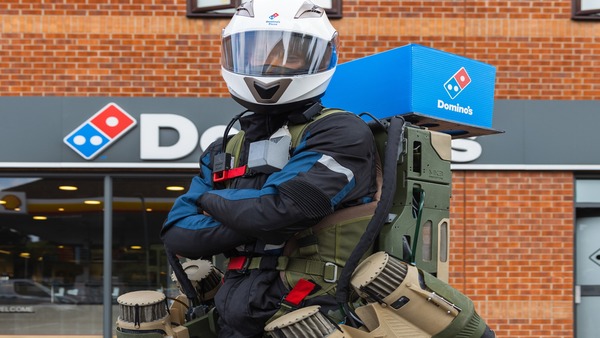 Dominos Staff Delivered A Pizza Wearing A Jet Suit In England ...