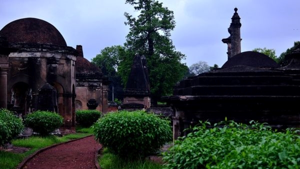 Why Some Tourists Like to Visit Graveyards; Exploring India's Cemetery ...