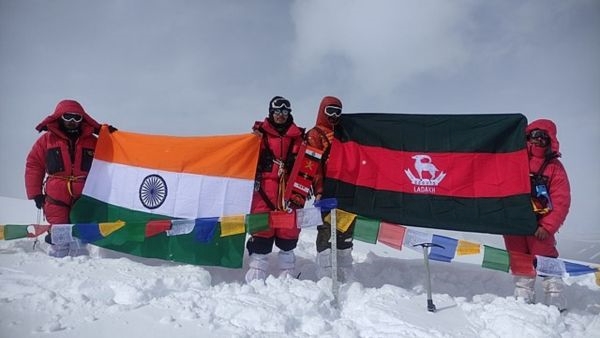 Know How Ladakh's Snow Leopards Protected India During Wars - Nativeplanet