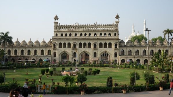 Unveiling the Mystique: Legends and Wonders of Lucknow's Bara Imambara ...