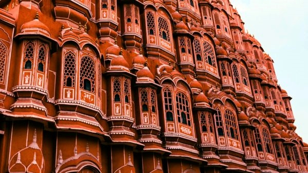 Jaipur's Crown Jewel: The Story Behind Hawa Mahal's Unique Architecture ...