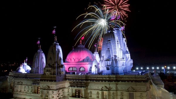 Celebrating Diwali in London: The Spirit of Indian Festival in British ...