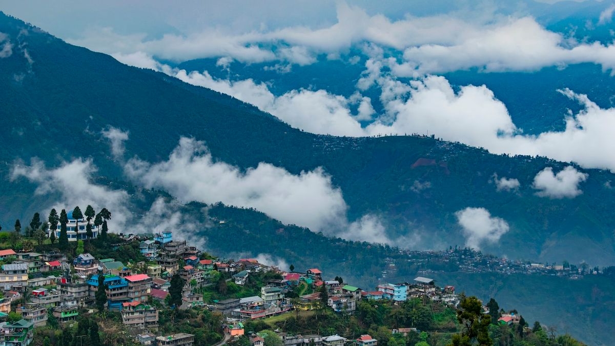 From Bhutia Busty Monastery To Hatibari Forest: Darjeeling's Offbeat ...