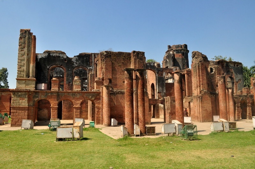 Why Should You Visit Lucknow? Explore the Architectural Marvels.