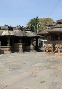 Gajendragad (Historical Shivaji Fort on Hill and Kalakaleshwara temple ...