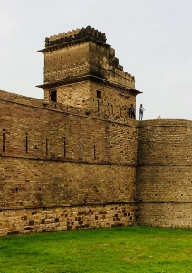 Bala Kila - Chanderi | Bala Kila Photos, Sightseeing -NativePlanet