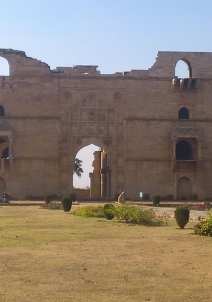 Bala Kila - Chanderi | Bala Kila Photos, Sightseeing -NativePlanet