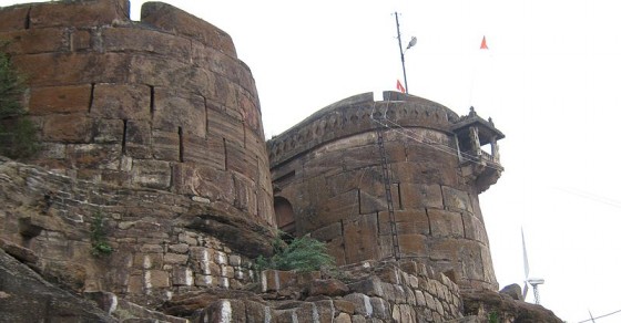 Gajendragad (Historical Shivaji Fort On Hill And Kalakaleshwara Temple ...