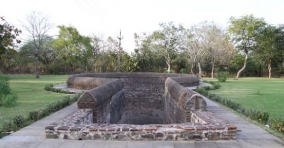 Helical Stepwell - Champaner | Helical Stepwell Photos, Sightseeing ...