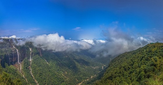 Mawsmai Falls - Cherrapunji | Mawsmai Falls Photos, Sightseeing ...