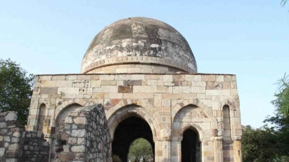 Sakar Khan Dargah - Champaner | Sakar Khan Dargah Photos, Sightseeing ...