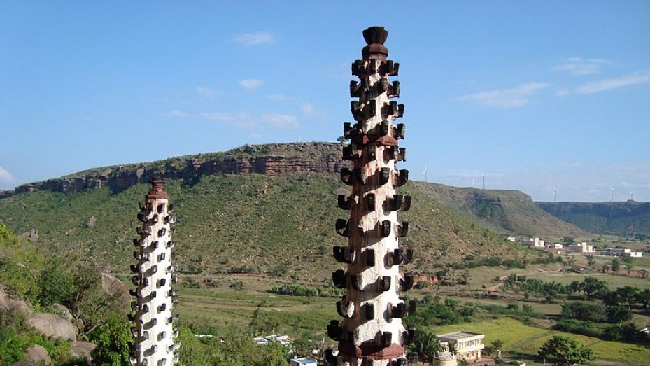 Gajendragad (Historical Shivaji Fort On Hill And Kalakaleshwara Temple ...
