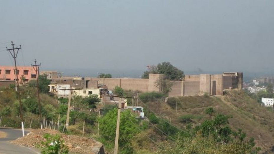 Bahu Fort And Temple Photos-NativePlanet