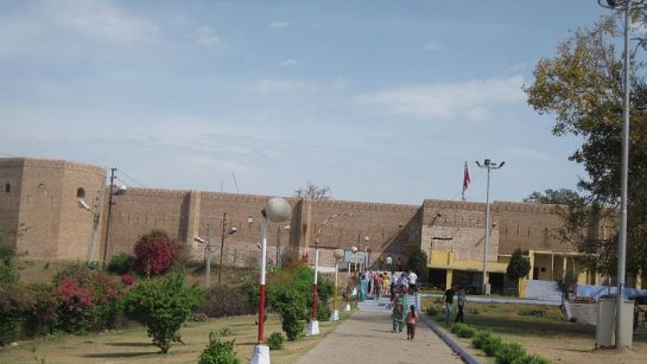 Bahu Fort And Temple Photos-NativePlanet