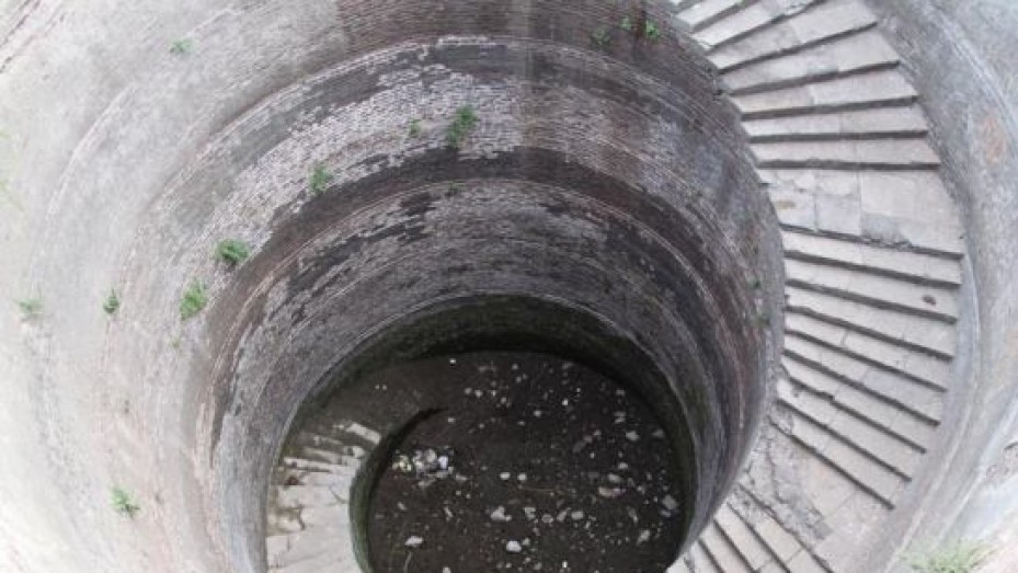Helical Stepwell - Champaner | Helical Stepwell Photos, Sightseeing ...