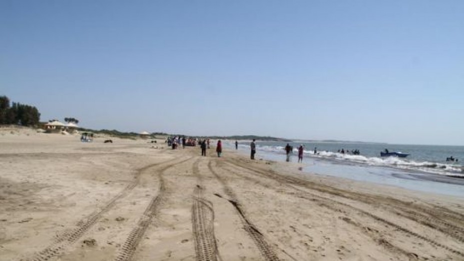 Ahmedpur Mandvi Beach - Somnath | Ahmedpur Mandvi Beach Photos ...