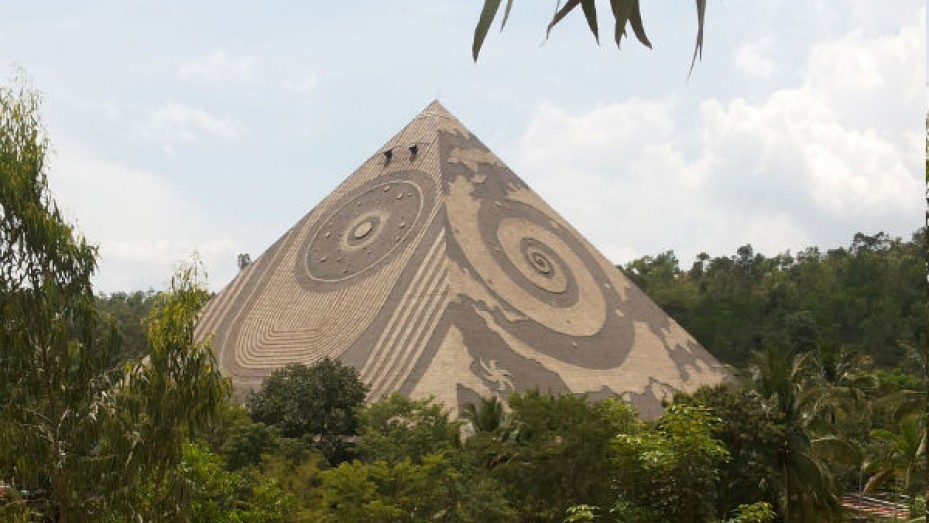 Pyramid Valley - Bangalore | Pyramid Valley Photos, Sightseeing ...