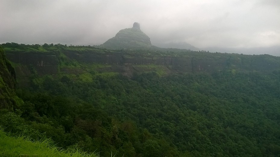 Peth Fort - Karjat | Peth Fort Photos, Sightseeing -NativePlanet