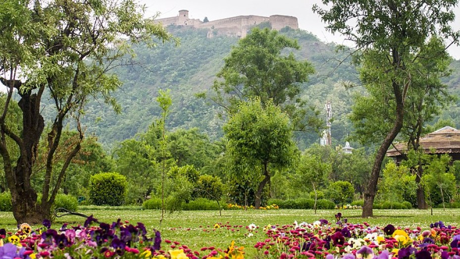 Harwan Gardens - Srinagar | Harwan Gardens Photos, Sightseeing ...