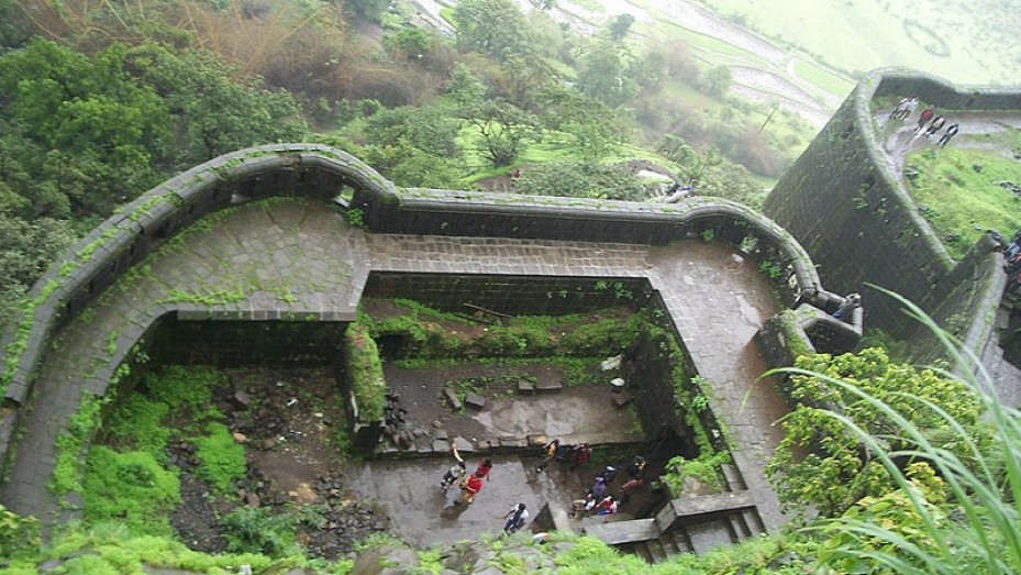 Lohagarh Fort - Lonavala | Lohagarh Fort Photos, Sightseeing -NativePlanet