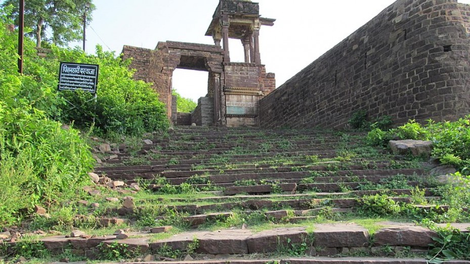 Narwar Fort - Shivpuri | Narwar Fort Photos, Sightseeing -NativePlanet