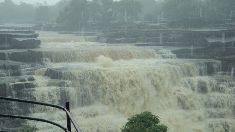 Tanda Falls - Mirzapur | Tanda Falls Photos, Sightseeing -NativePlanet
