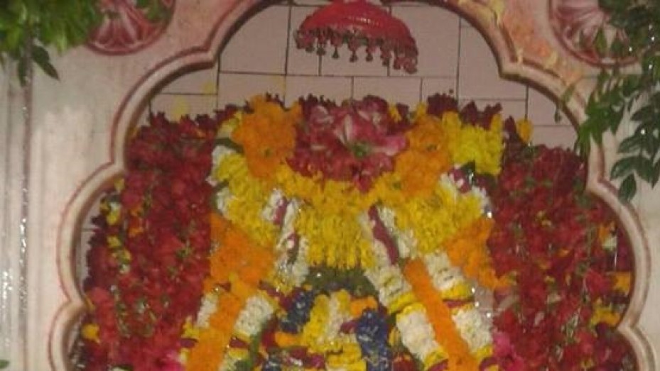 Sheetla Temple - Kaushambi | Sheetla Temple Photos, Sightseeing ...